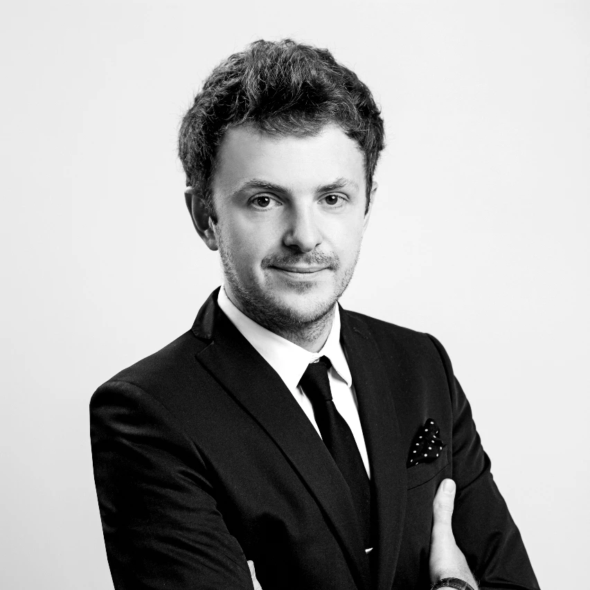 Maciej Wróbel - School of Form